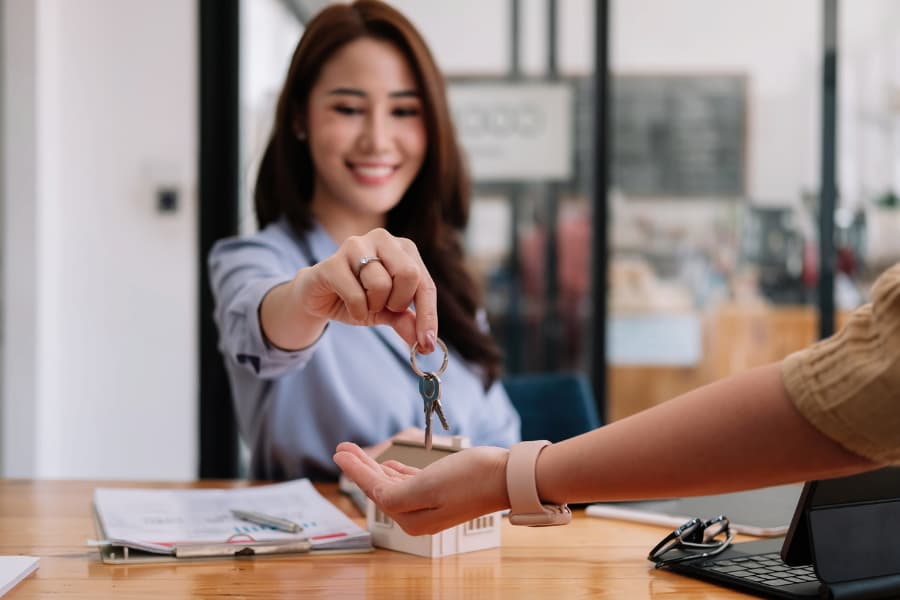 7 Property Management Tips For Landlords | RentSafe